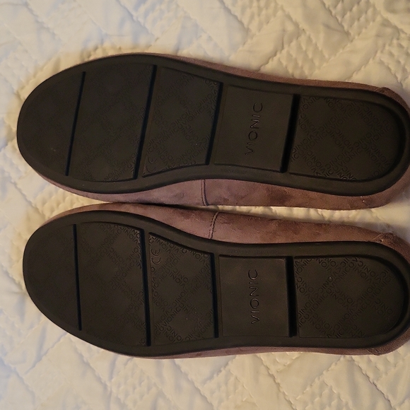Vionic | Shoes | Vionic Taupe Suede Loafer Moccasin Nwot Wos 65 | Poshmark
